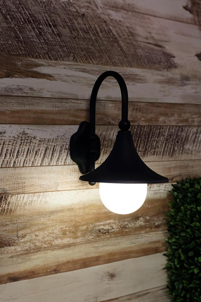 Halsway Outdoor Wall Light — Fat Shack Vintage